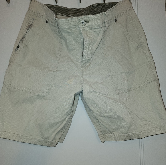Weatherproof | Shorts | Weatherproof Mens 32 Khaki Shorts | Poshmark